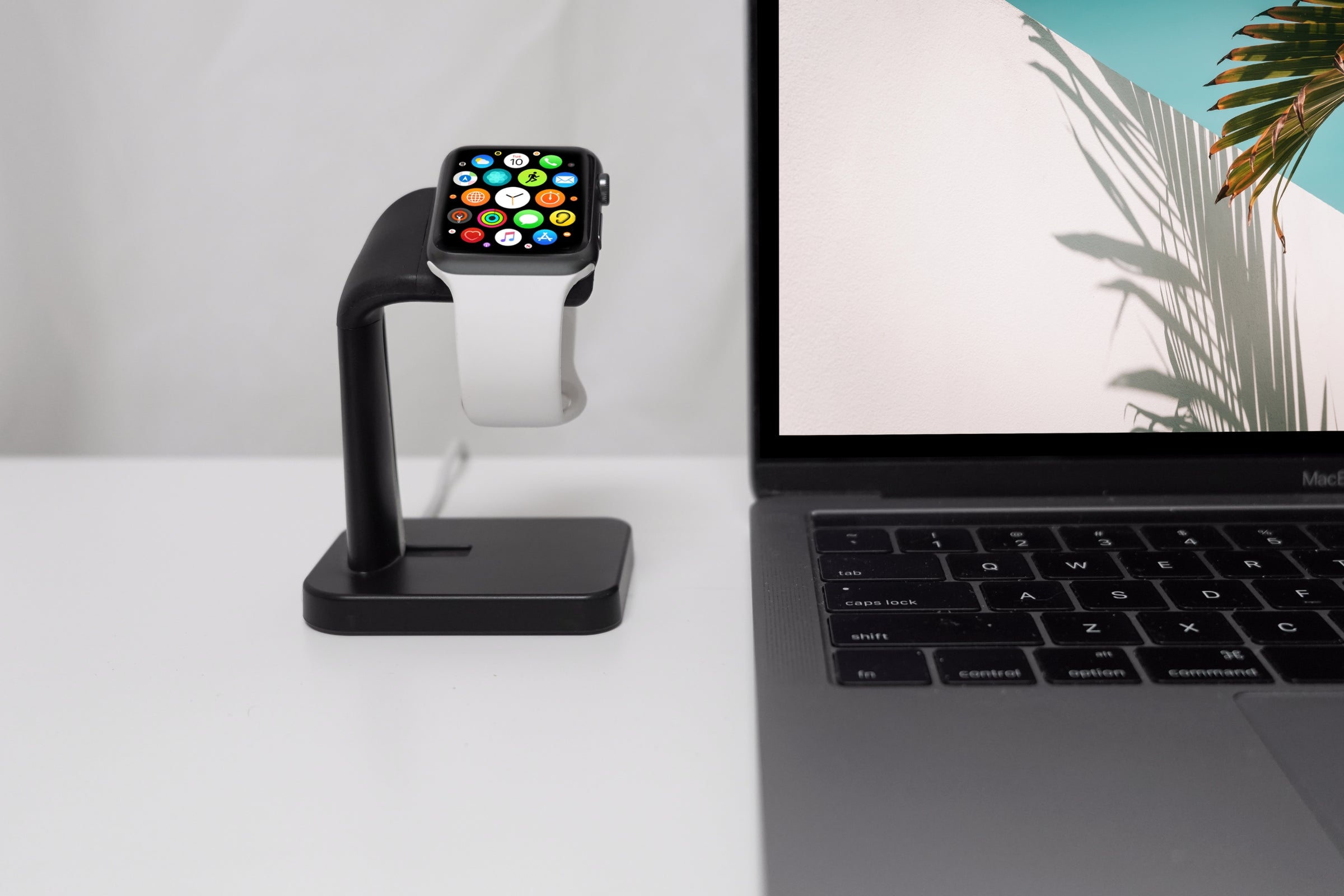 Apple Watch Charger Dock – Secure, Stylish & All iWatch Sizes | Macally
